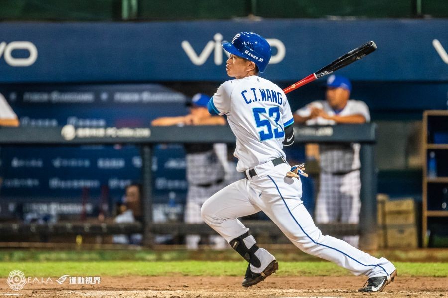 王正棠猛打賞難敵藍寅倫率Lamigo猛攻 富邦洋投布魯斯確定解約走人 - 中職 - 棒球 | 運動視界 Sports Vision