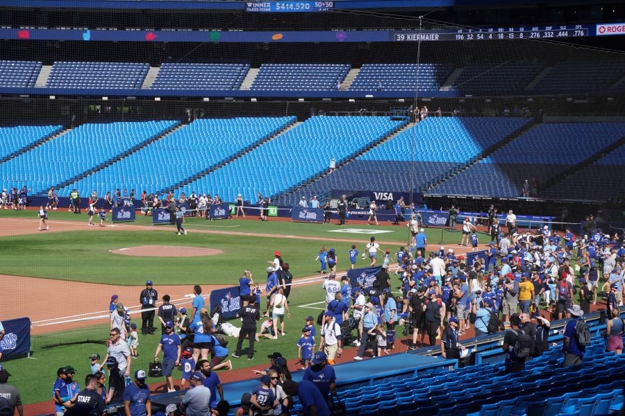 《MLB現場觀賽》多倫多藍鳥主場Rogers Centre-購票座位、球場區域、觀賽體驗 _p.2 - MLB - 棒球 | 運動視界 ...
