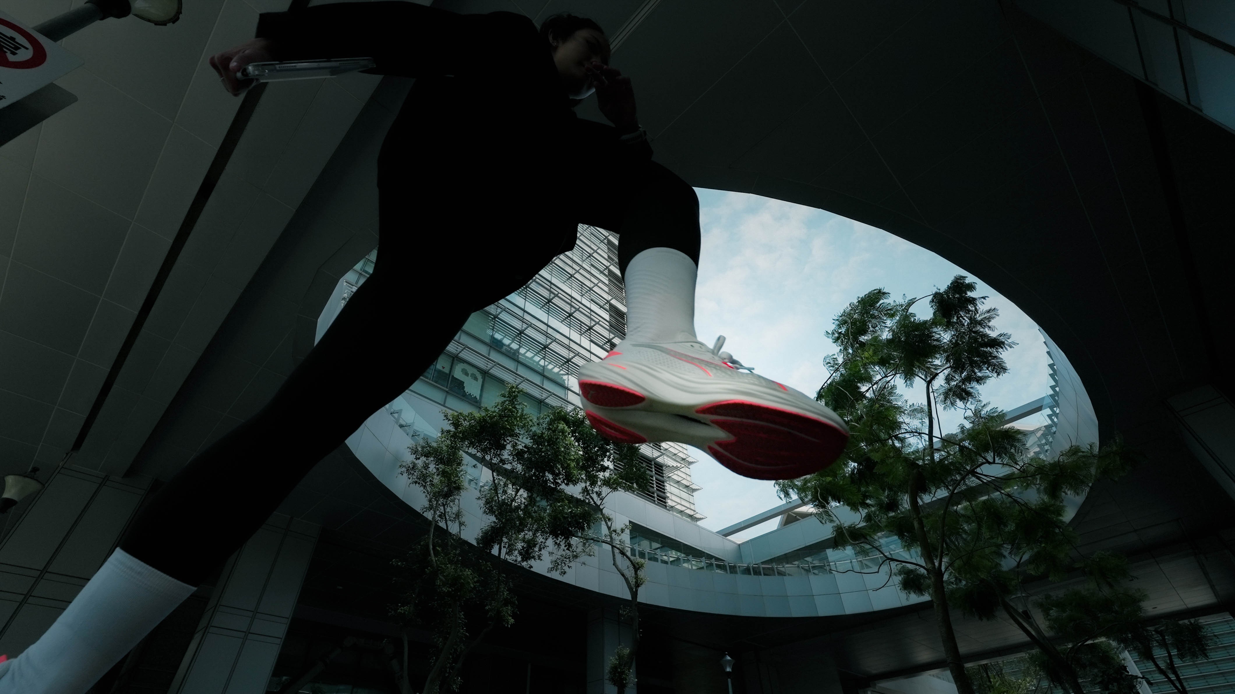 無縫銜接運動及日常！為每一次的起跑做好萬全準備PUMA Deviate NITRO™ 3 在城市裡的 24 小時生活提案 - 跑步 | 運動 ...