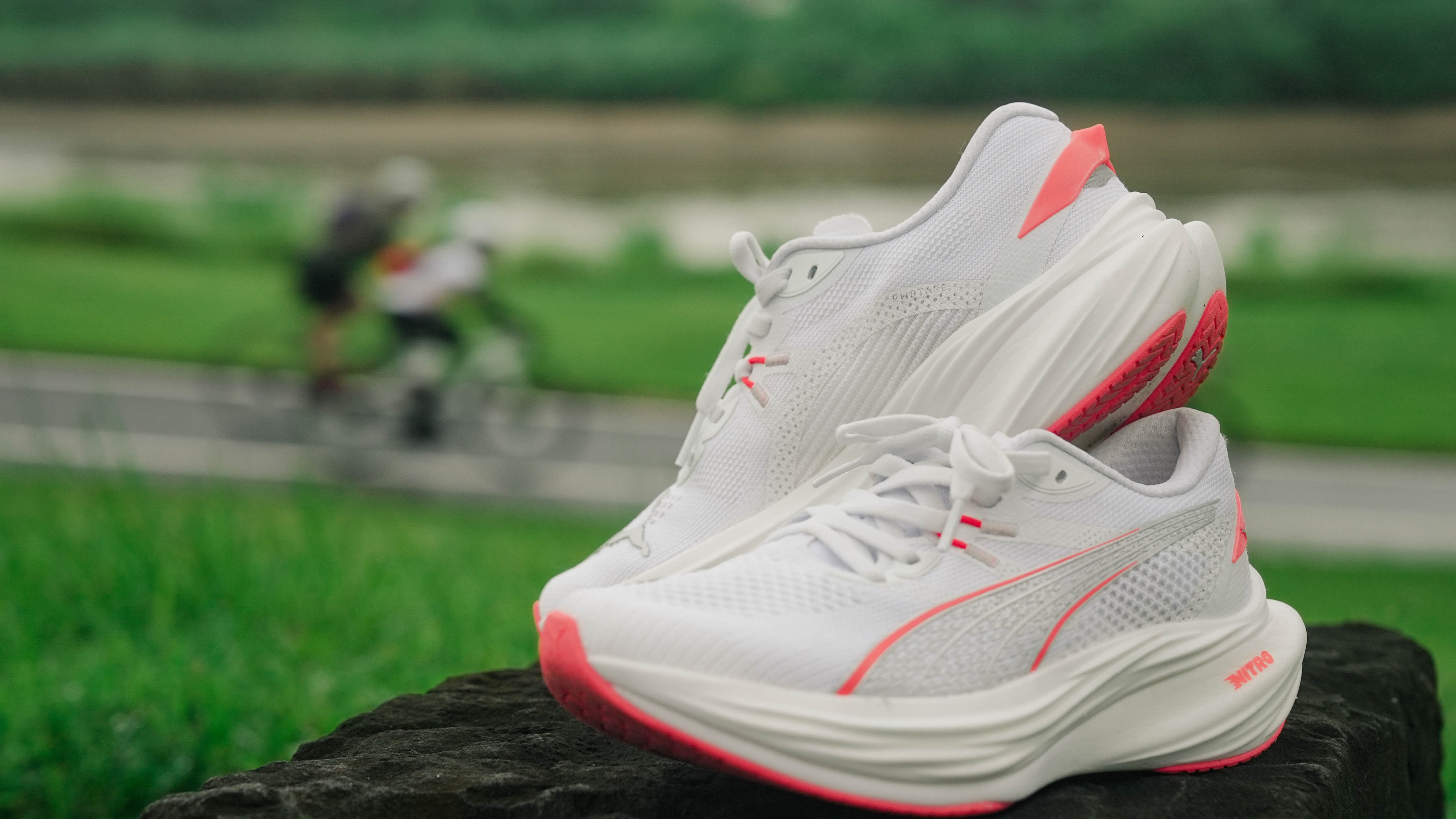 無縫銜接運動及日常！為每一次的起跑做好萬全準備PUMA Deviate NITRO™ 3 在城市裡的 24 小時生活提案 - 跑步 | 運動 ...