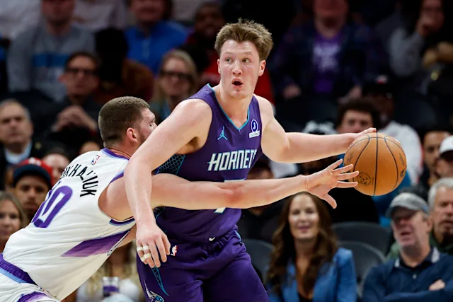 鋒利的武士刀 Kon Knueppel 如何成為黃蜂新生代的進攻箭頭？ - NBA - 籃球 | 運動視界 Sports Vision