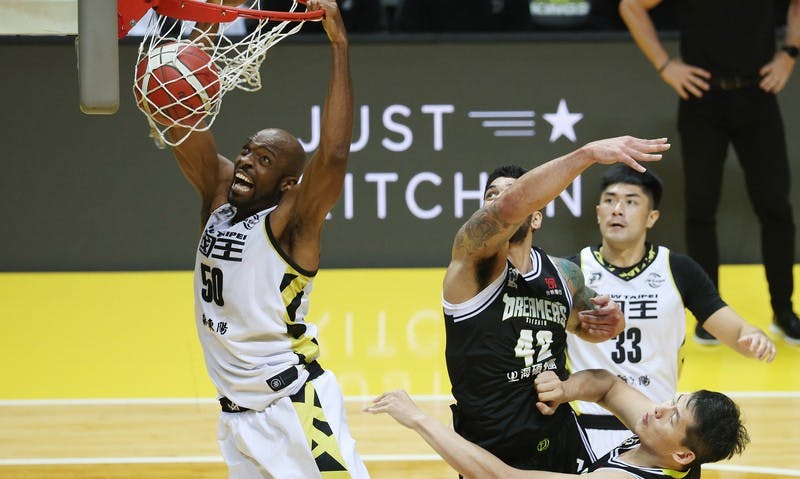 從SBL一支獨秀到PLG、T1加入三足鼎立，九太解散後的台灣職籃會「分久必合」嗎？ - TNL The News Lens 關鍵評論網