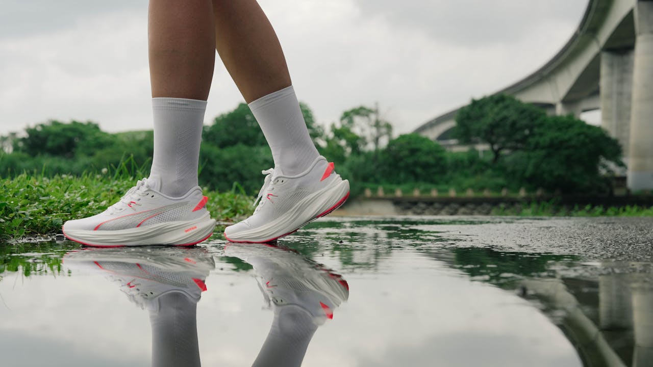 無縫銜接運動及日常！為每一次的起跑做好萬全準備PUMA Deviate NITRO™ 3 在城市裡的 24 小時生活提案 - 跑步 | 運動 ...