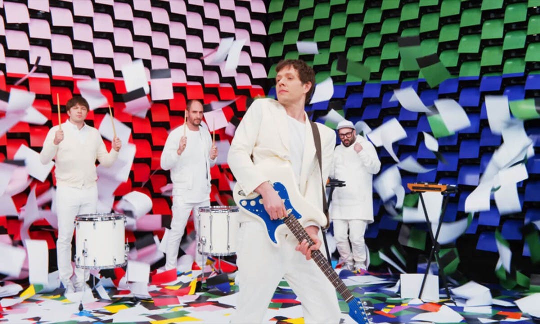 OK Go創意MV〈Obsession〉：你沒看錯，後面的背景都是印表機 - TNL The News Lens 關鍵評論網