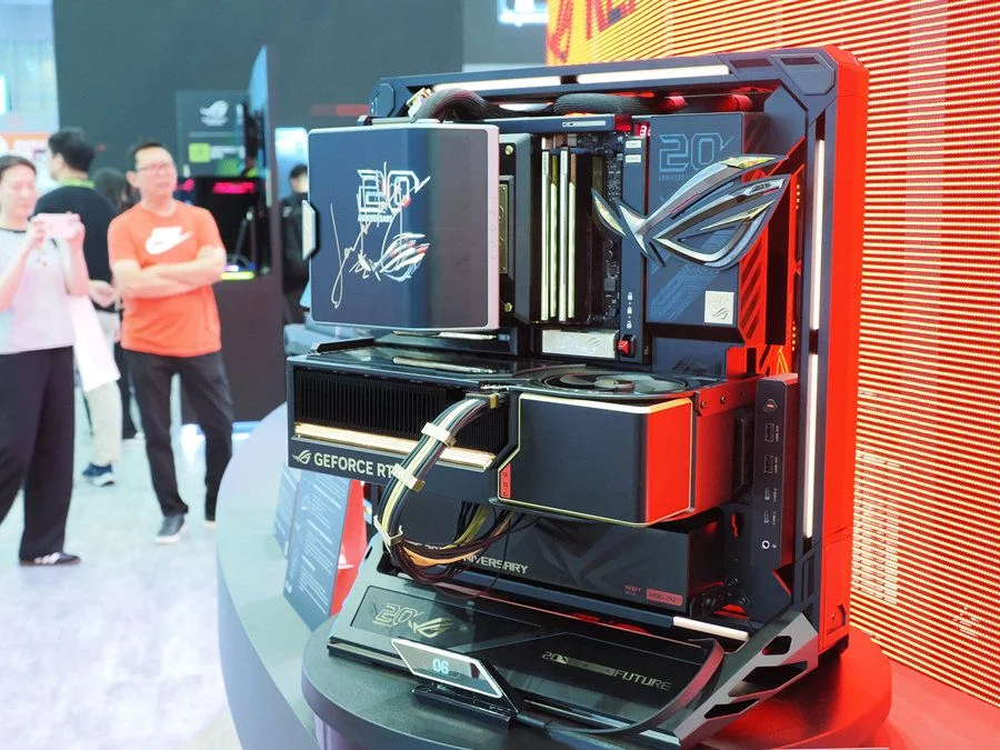 Computex 2026：華碩ROG Edition 20板卡、機箱、鍵鼠含金登場，也要有金包銀的身價才買得下手 #20周年 (249162 ...