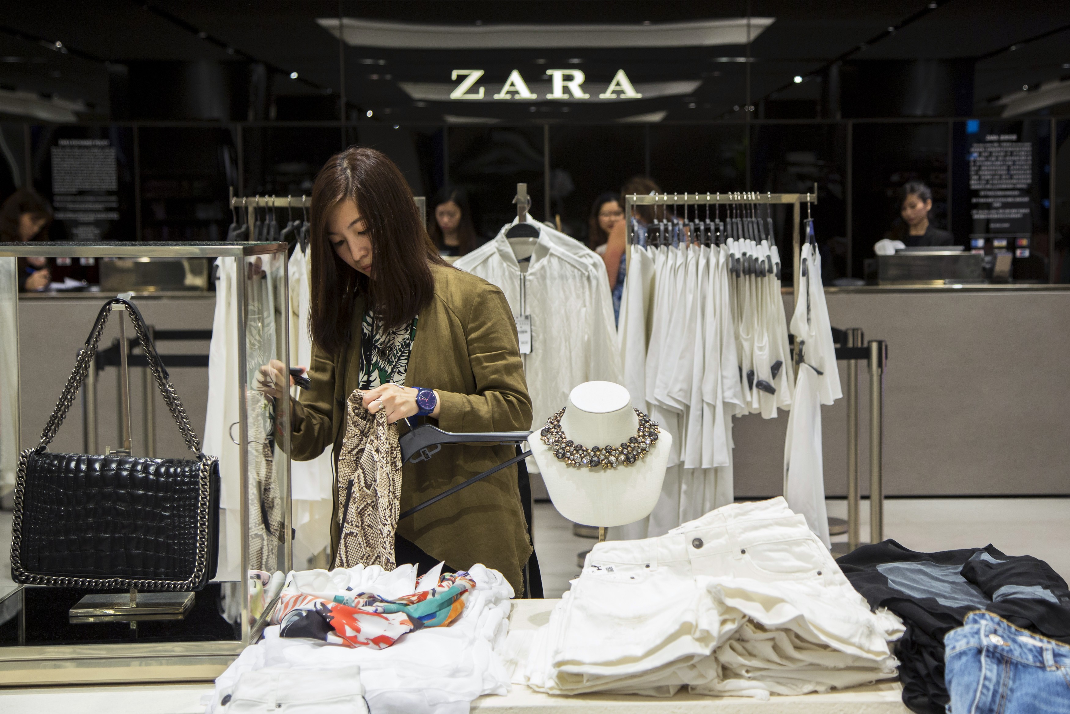 Zara, H&M, Gap Suppliers Abuse Chinese Workers: Report - The News Lens International Edition