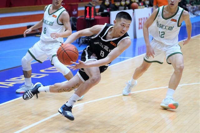 《111 HBL》 突破，勢在必行 — 泰山高中 林哲宇 - 學生籃球 - 籃球 | 運動視界 Sports Vision