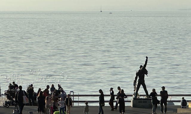 瑞士蒙特勒是非常神奇的城市，Queen主唱Freddie Mercury在這裡錄下最後的歌聲 - TNL The News Lens 關鍵評論網