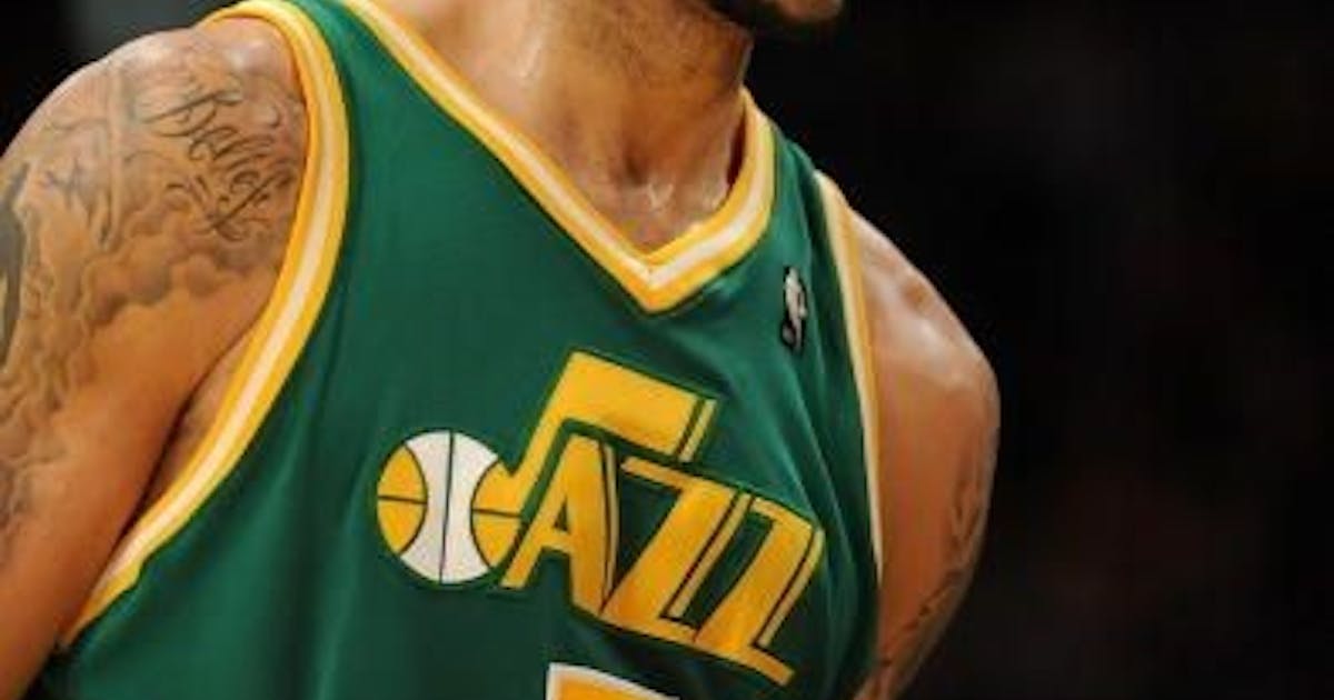 #5 Carlos Boozer 2009/10 Utah Jazz HWC Game Issued Jersey - 開箱/收藏 | 運動 ...