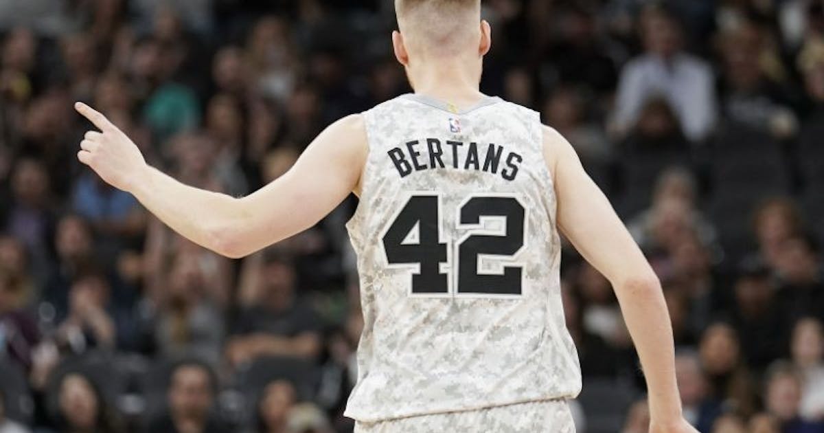 四根半手指的狙擊手：Davis Bertans - NBA - 籃球 | 運動視界 Sports Vision