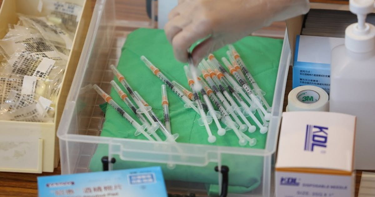 食藥署核准輝瑞BNT、莫德納BA.5次世代疫苗EUA，王必勝：首批最快11月上旬到貨 - TNL The News Lens 關鍵評論網