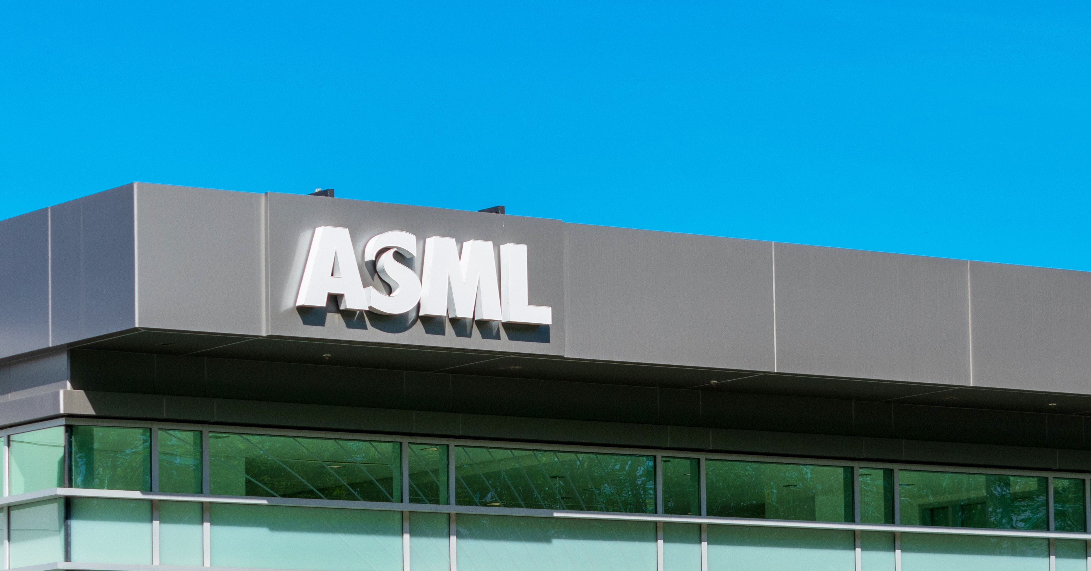 ASML 新一代 EUV 設備飆天價 估計一台約 118 億元 - INSIDE