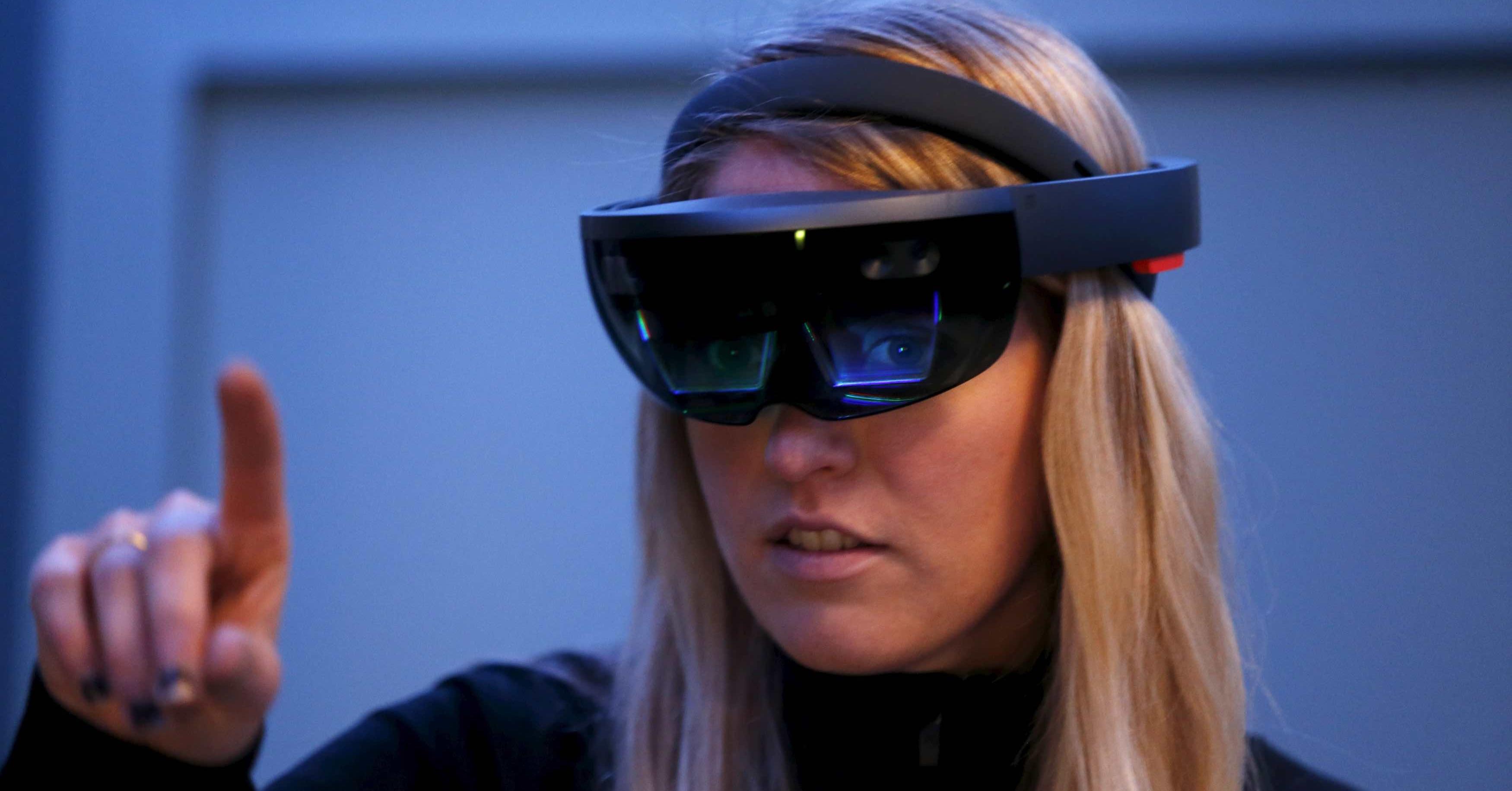 微軟可能已經放棄打造 HoloLens 3，傳與三星合作打造全新混合實境頭戴裝置 - INSIDE